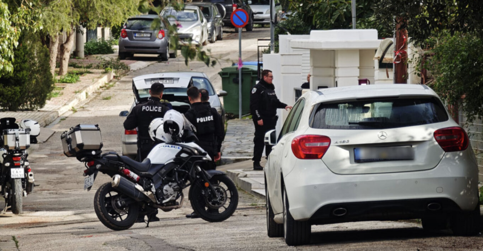 New “ecological crime” with a five-star hotel in Mytakas, Milos, next ...